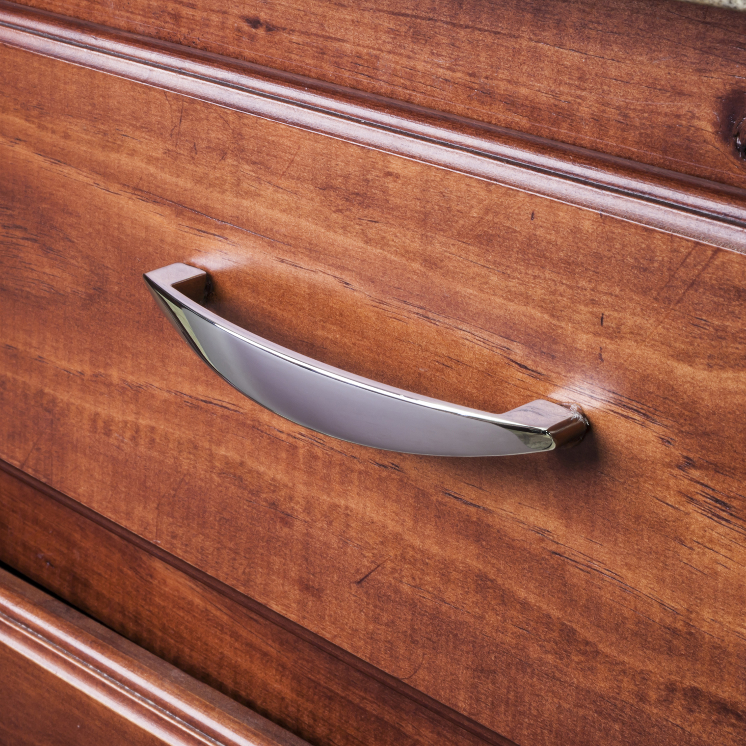 Elements Asymmetrical Belfast Cabinet Pull