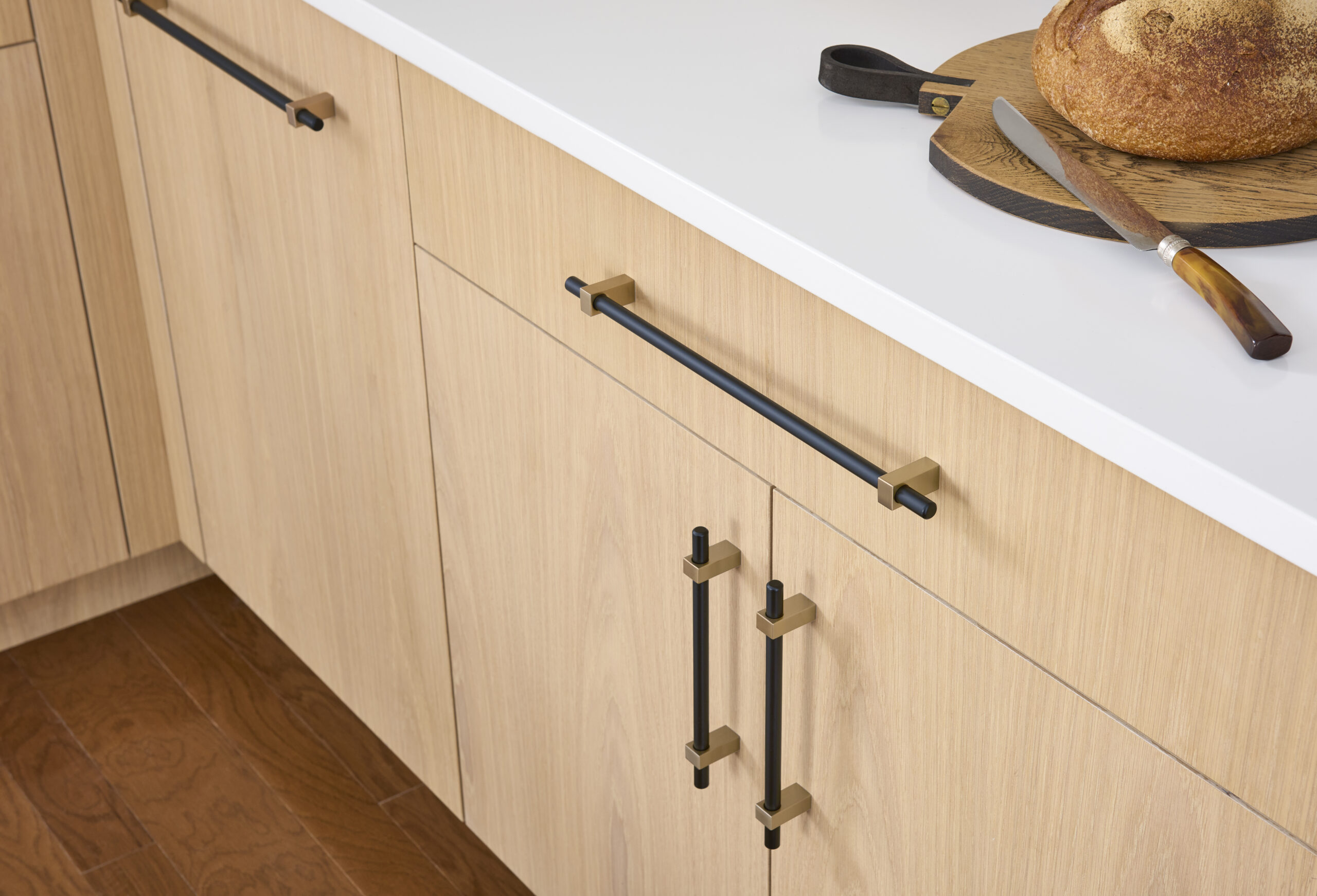 Jeffrey Alexander Larkin Cabinet Bar Pull