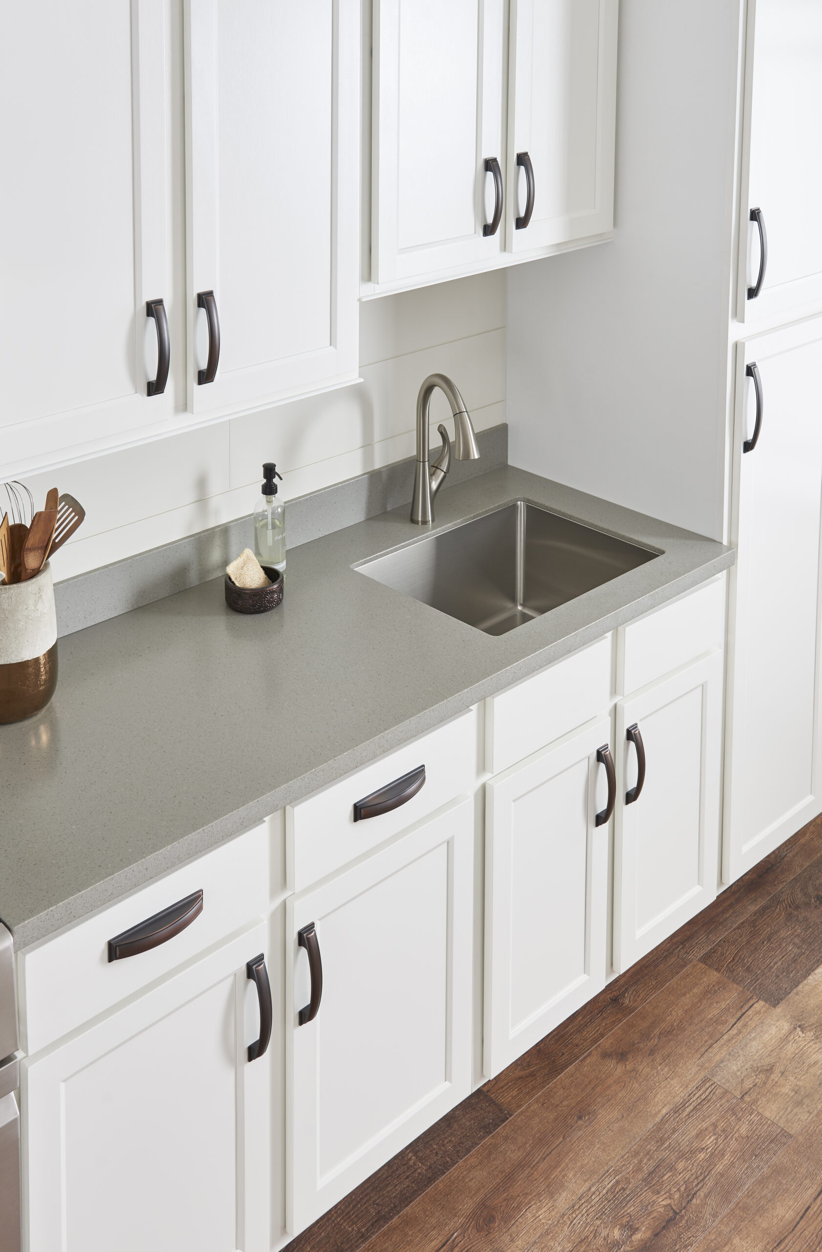 Jeffrey Alexander Rectangle Annadale Cabinet Knob