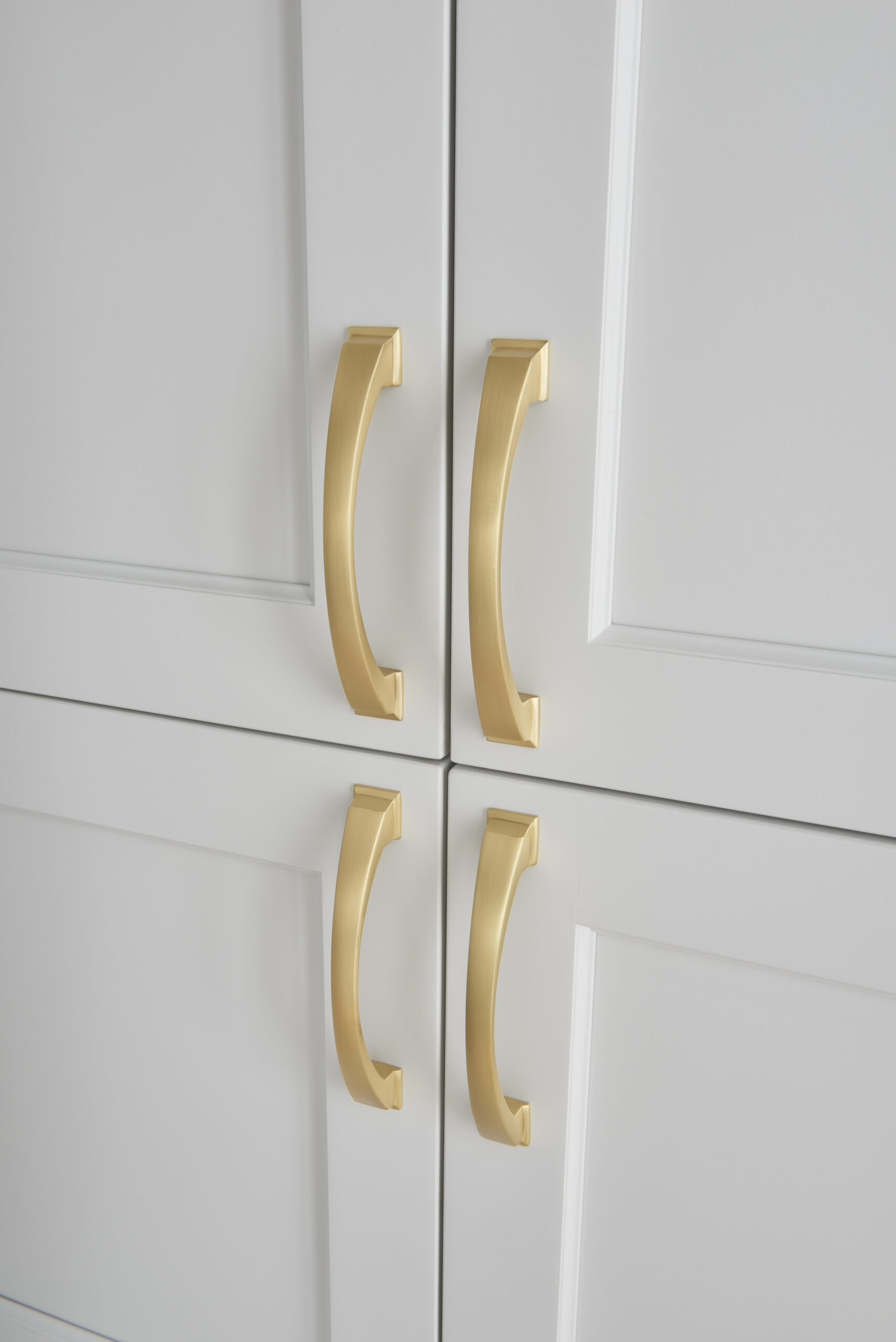 Jeffrey Alexander Arched Roman Cabinet Pull