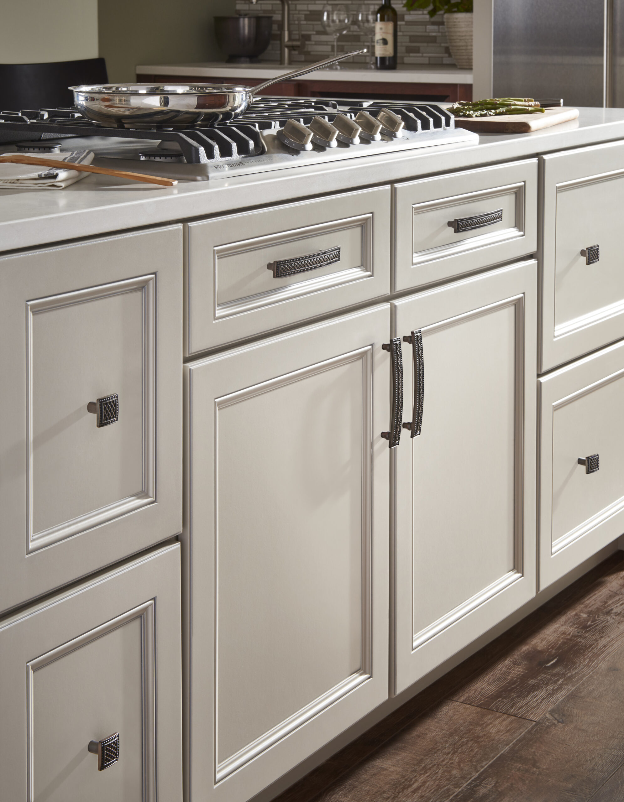 Top Knobs Trevi Crest Pull