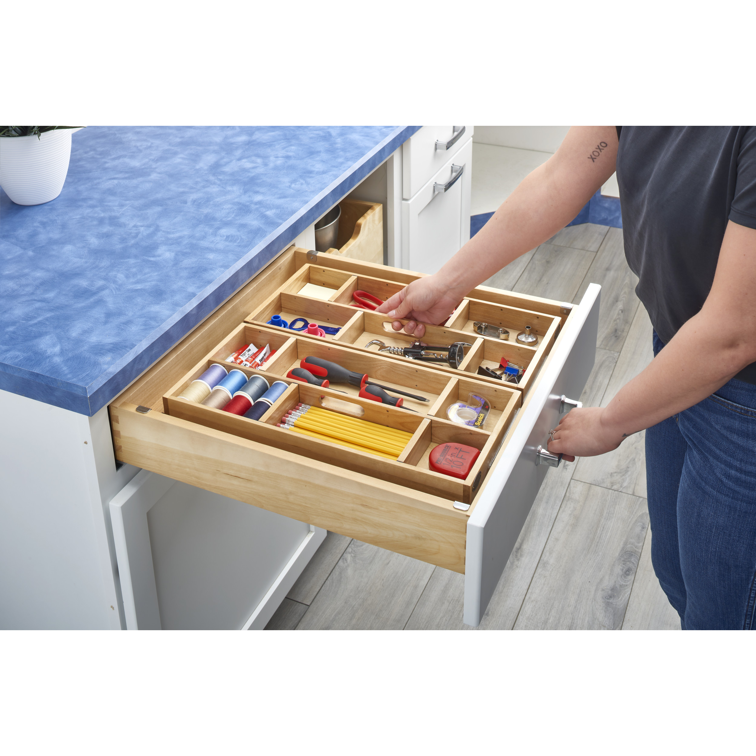 Rev-A-Shelf Wood Base Cabinet Replacement MAXX Drawer System w/ Soft-Close